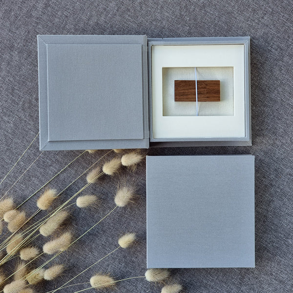 USB Presentation Box is an elegant way to present your USB to clients ...